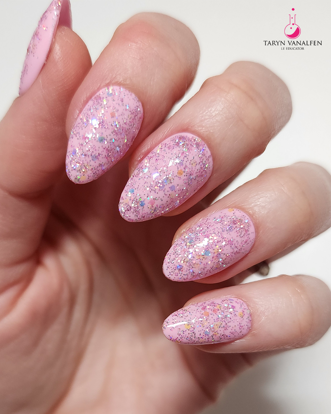 Free Spirit Glitter Gel 10 ml — Light Elegance