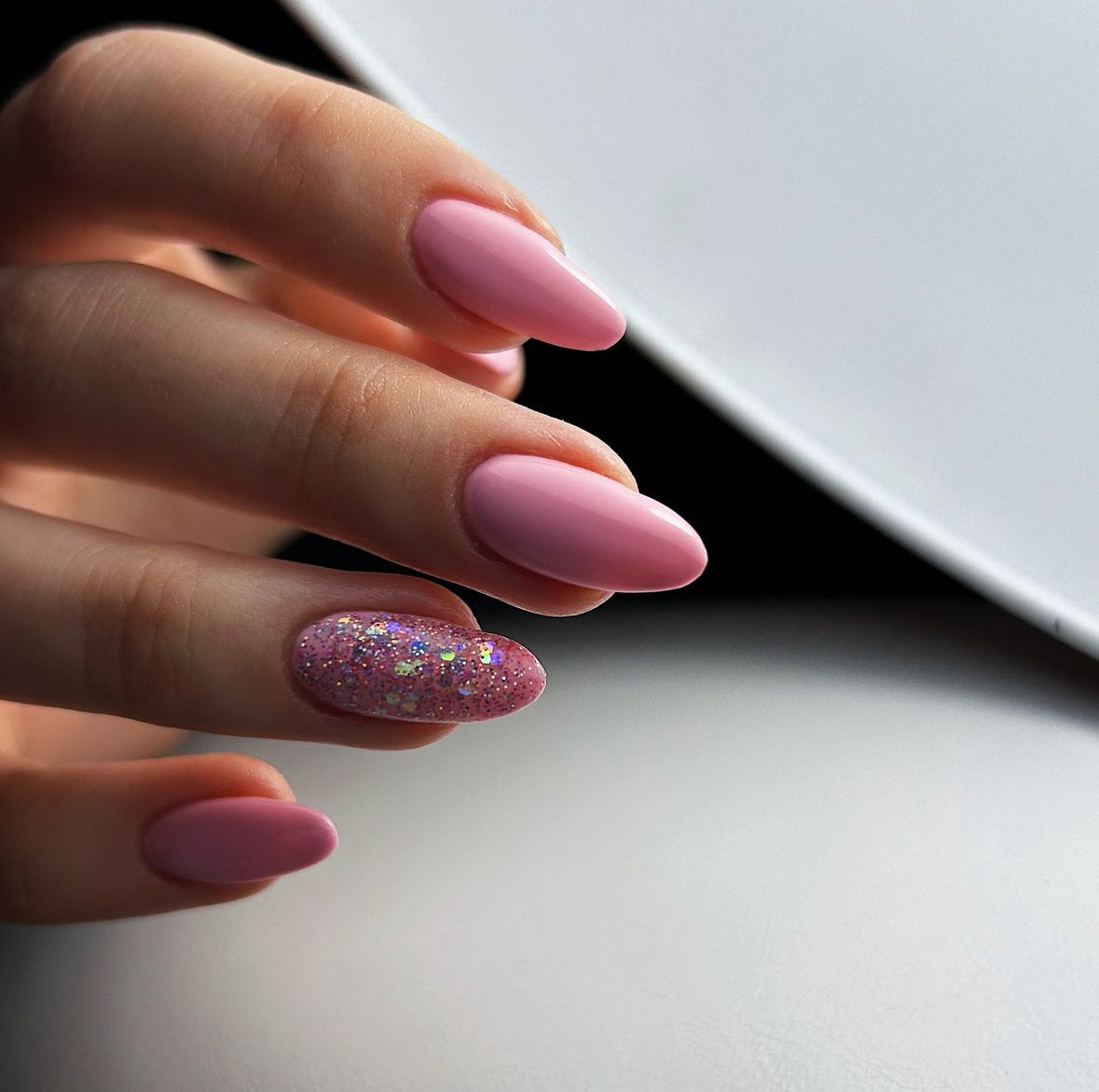 Free Spirit Glitter Gel 10 ml — Light Elegance